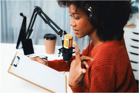 How to Write an Impactful Voiceover Script - itechfy