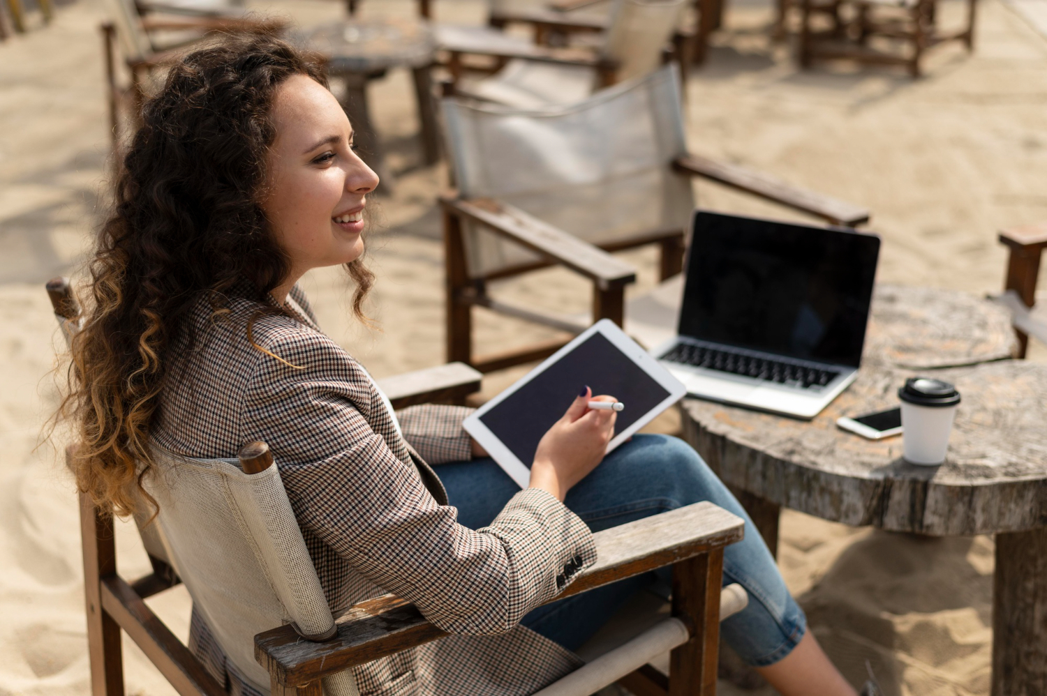 How to Become a Digital Nomad: A Complete GuideIntroduction: The Rise ...