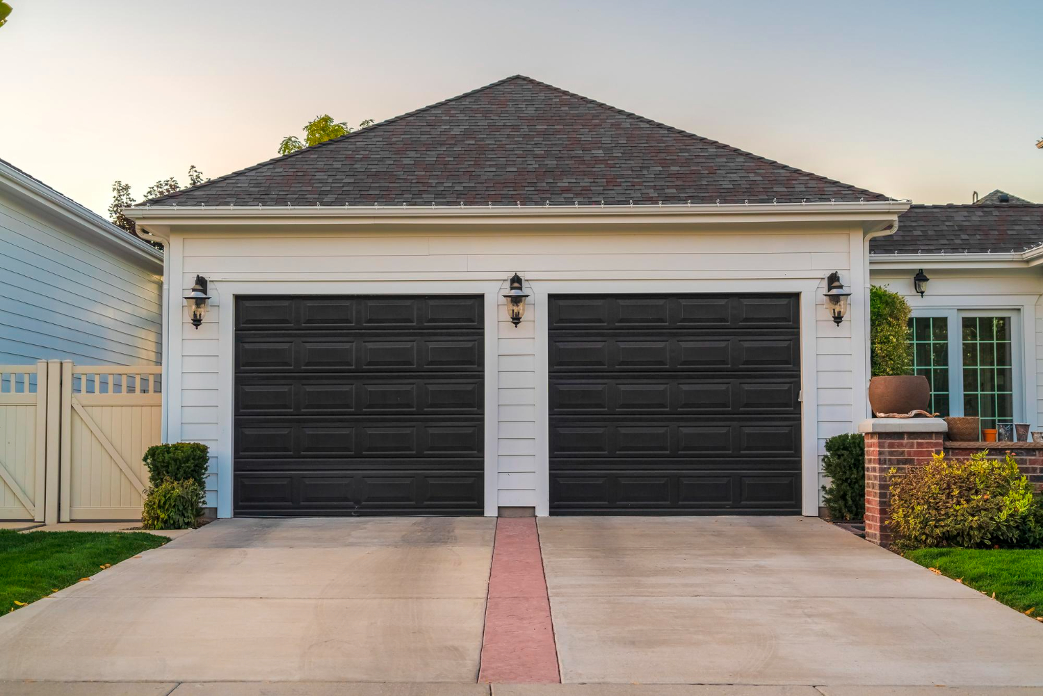 What Are Springless Garage Doors and Why Are They Gaining Popularity ...